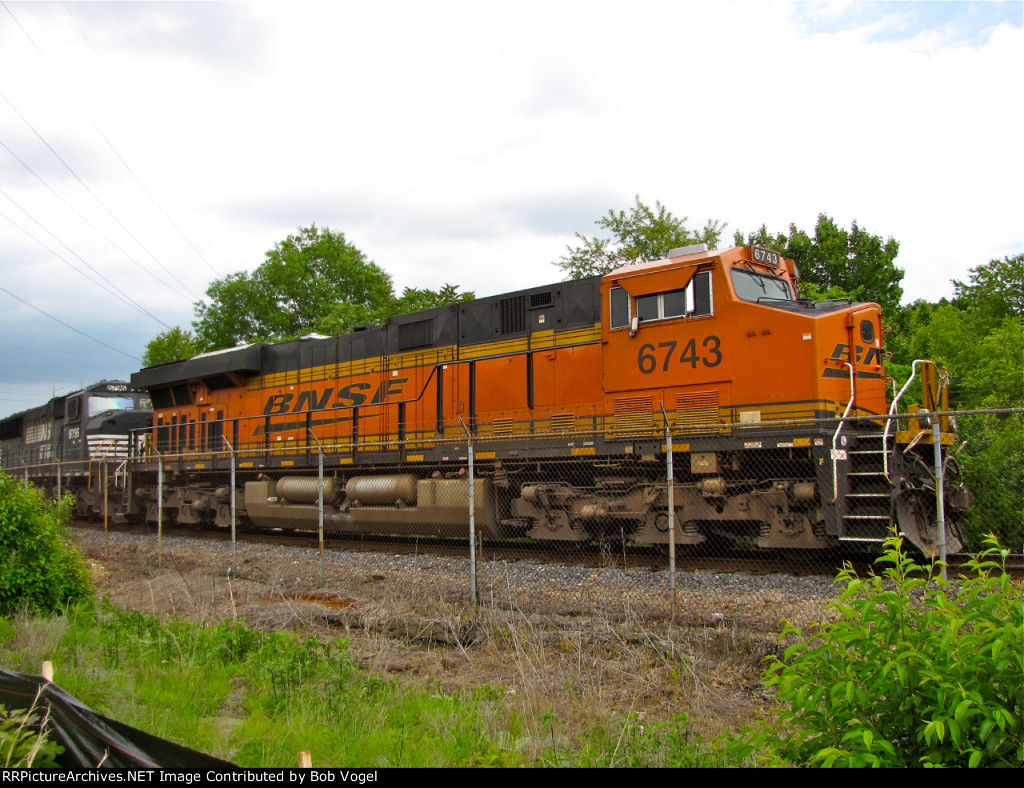 BNSF 6743